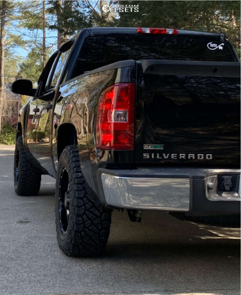 2010 Chevrolet Silverado 1500 with 18x9 -0 Moto Metal MO962 and 285 ...