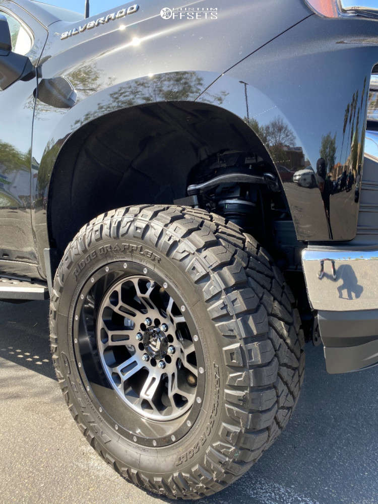 2021 Chevrolet Silverado 1500 with 20x10 -19 Fuel Crush D561 and 35/12 ...