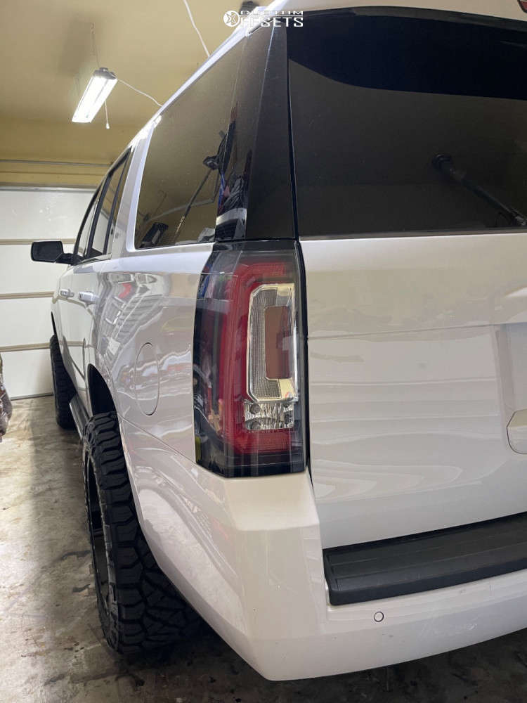 2017 GMC Yukon with 20x10 -25 Ultra Hunter and 275/55R20 Nitto Ridge ...