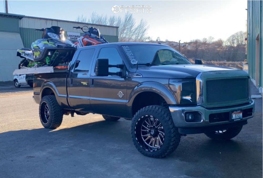 2016 Ford F-250 Super Duty with 22x12 -44 TIS 547BM and 35/12.5R22 ...