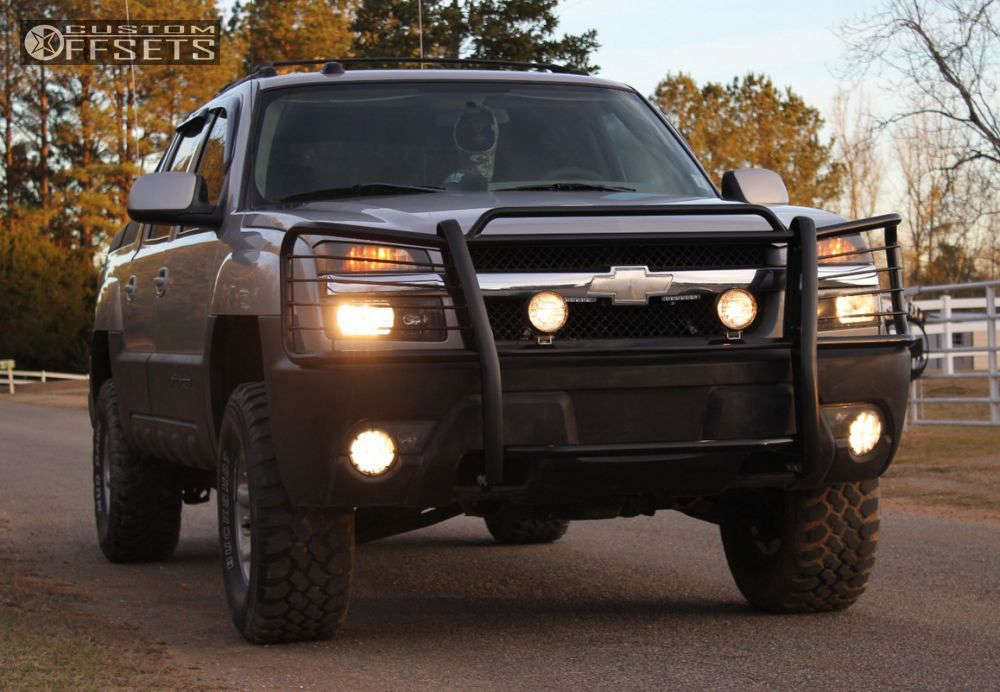 2004 Chevrolet Avalanche with 16x8 0 American Racing Atlas and 33/12 ...
