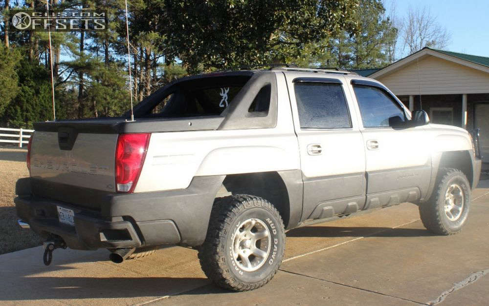 2004 Chevrolet Avalanche with 16x8 0 American Racing Atlas and 33/12 ...