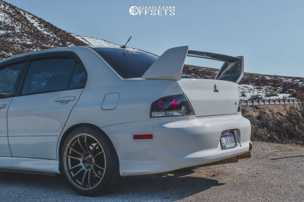2004 Mitsubishi Lancer with 18x9.5 22 AVID1 AV20 and 255/35R18 Hankook ...