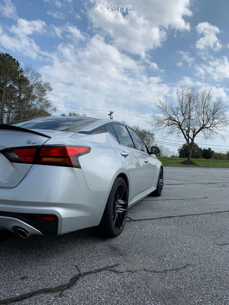 2019 Nissan Altima with 18x8 35 Mach ME4 and 225/40R18 Lexani Lxuhp-207 ...
