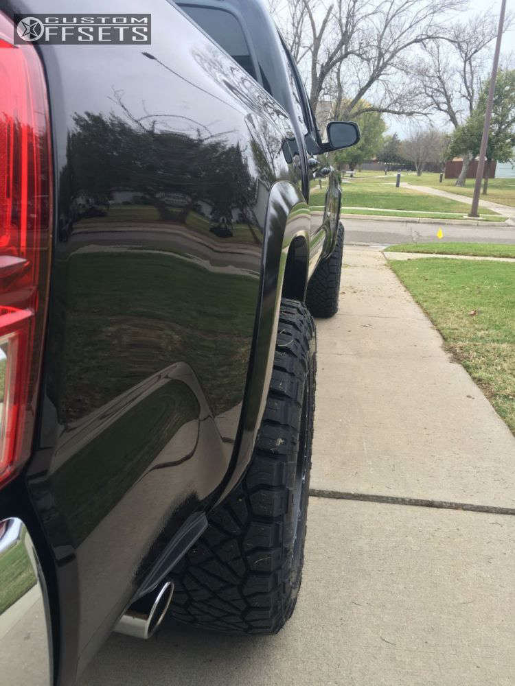 2016 Toyota Tacoma with 18x9 -12 Dropstars 645B and 33/12.5R18 Nitto ...