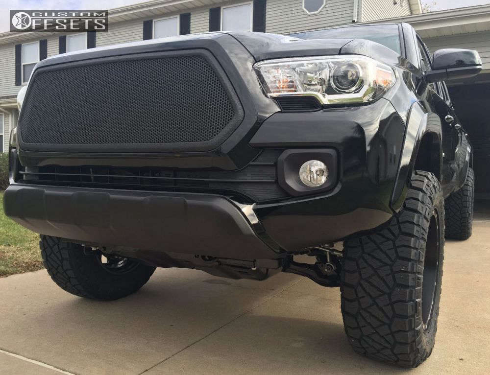 2016 Toyota Tacoma with 18x9 -12 Dropstars 645B and 33/12.5R18 Nitto ...
