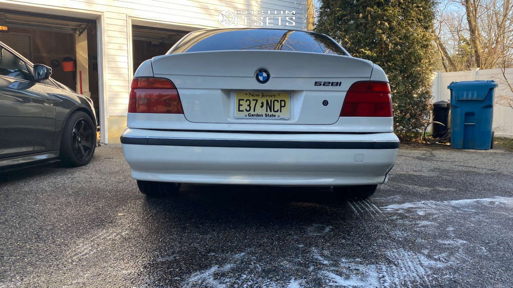 1997 BMW 528i with 18x9 22 OEM Wheels Style 37 and 275/40R18 Pirelli ...