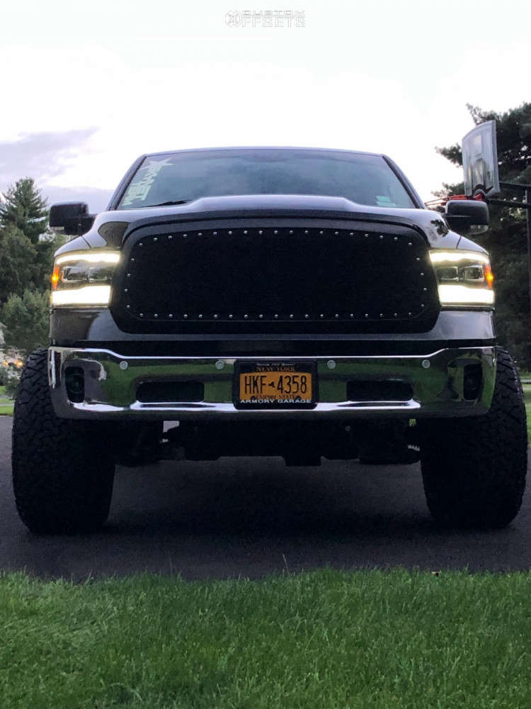 2016 Ram 1500 with 22x14 -76 Vision Spyder and 35/13.5R22 Venom Power Terra Hunter X/t and ...