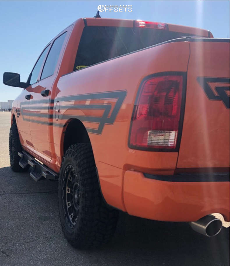 2019 Ram 1500 Classic with 18x9 0 XD Hoss 2 and 265/70R18 Radar ...