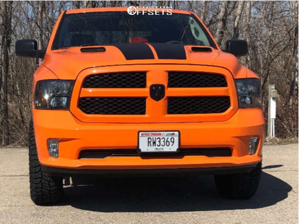 2019 Ram 1500 Classic with 18x9 0 XD Hoss 2 and 265/70R18 Radar ...
