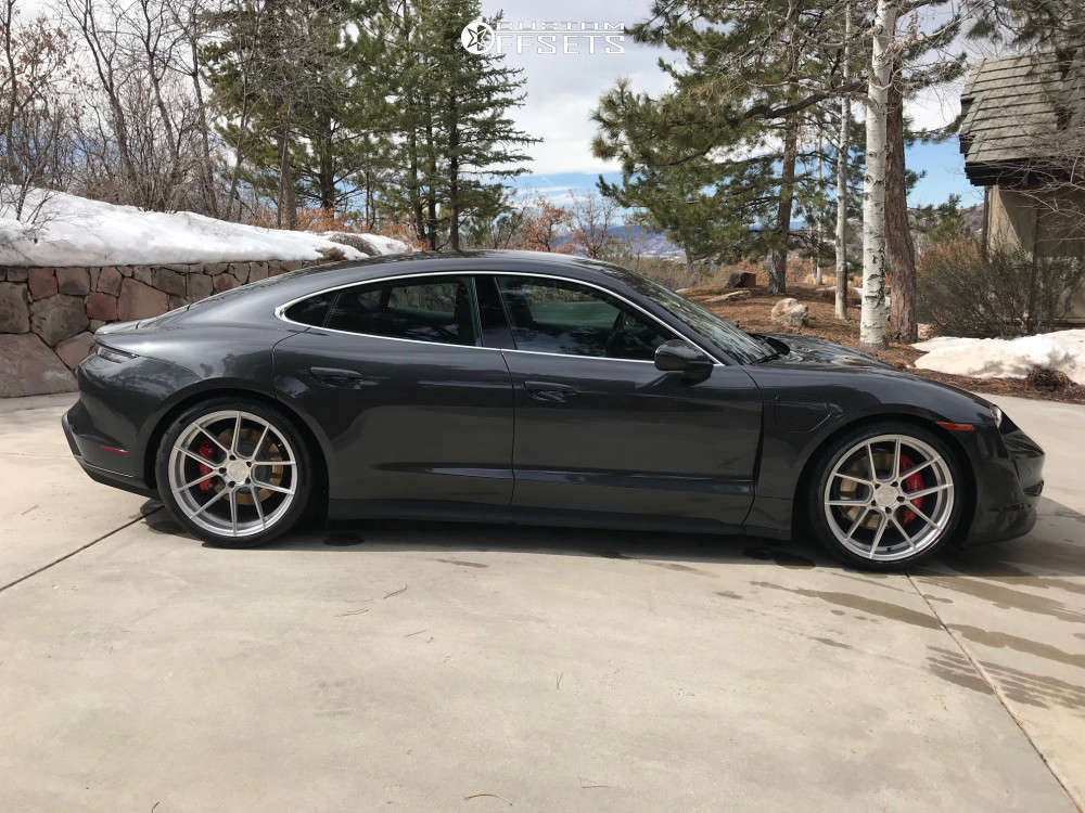 2020 Porsche Taycan with 21x9 45 Ferrada F8-fr8 and 265/35R21 ...