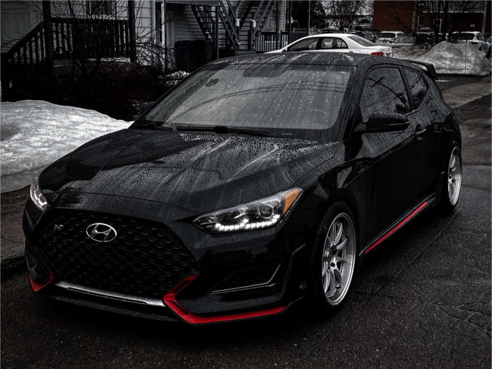 2019 Hyundai Veloster N with 18x8.5 35 Aodhan Ds07 and 235/40R18 ...