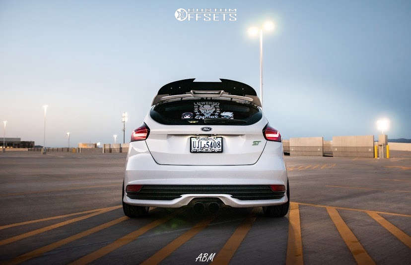 2015 Ford Focus with 18x8.5 40 ESR Cs8 and 225/40R18 Nitto Neo Gen and ...