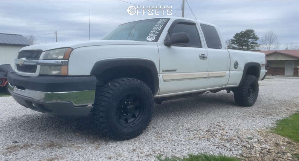 2004 Chevrolet Silverado 2500 HD with 13x9 -12 Ultra Type 164 and 35/16 ...