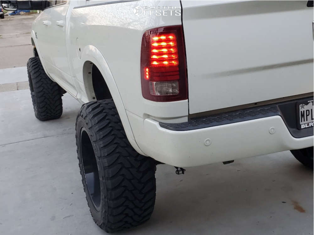 2018 Ram 2500 with 22x12 -44 Dropstars 655bm and 37/13.5R22 Toyo Tires ...