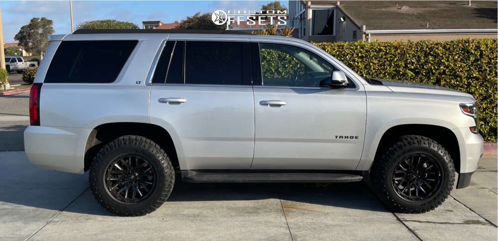 2019 Chevrolet Tahoe with 18x9.5 15 V-Rock Recoil and 275/70R18 ...