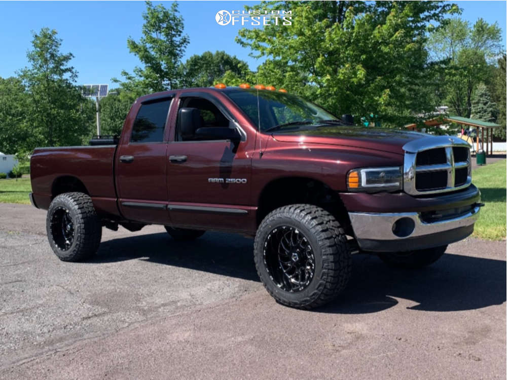 2005 Dodge Ram 2500 with 20x12 -44 TIS 544BM and 35/12.5R20 Federal ...