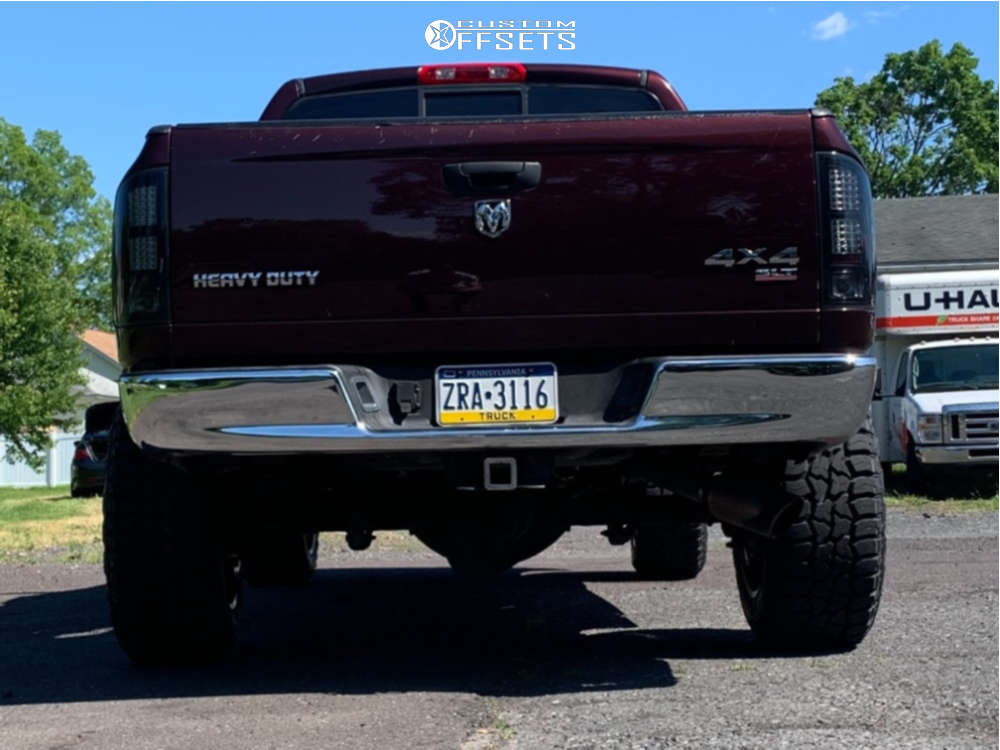 2005 Dodge Ram 2500 with 20x12 -44 TIS 544BM and 35/12.5R20 Federal ...