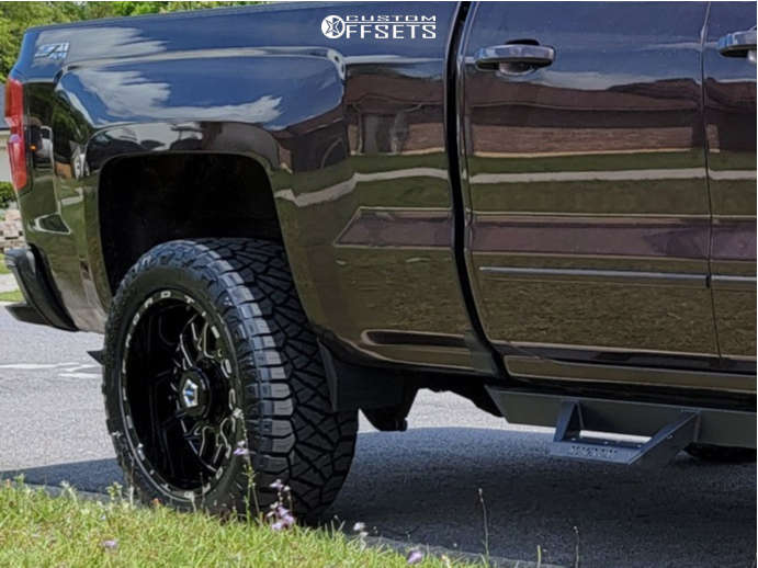 2016 Chevrolet Silverado 1500 with 20x10 -25 TIS 544BM and 275/55R20 ...