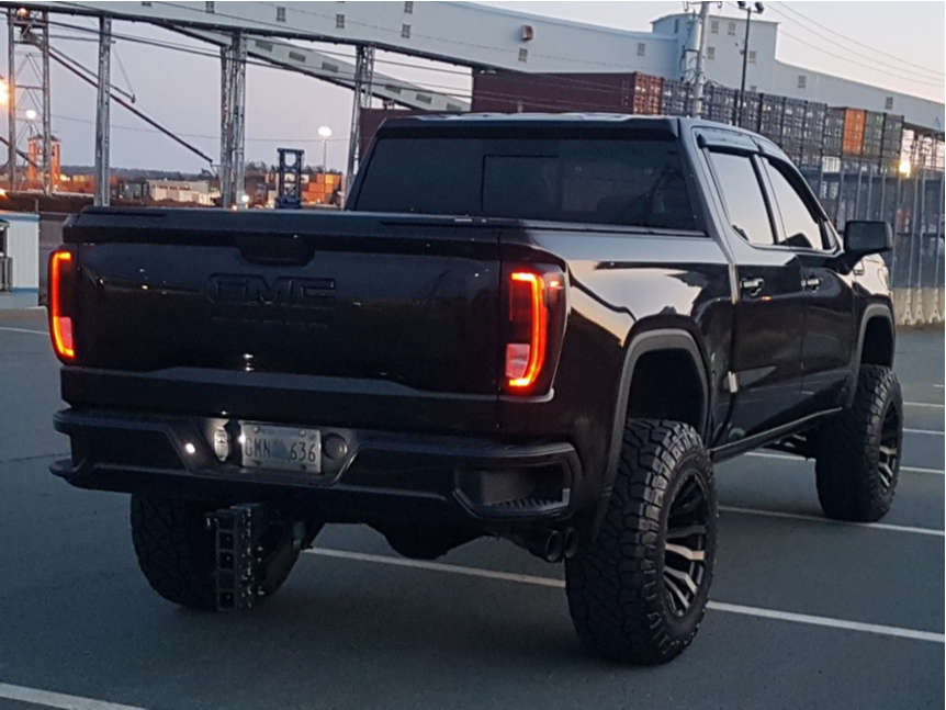 2020 GMC Sierra 1500 with 20x12 -44 Fuel Blitz and 37/12.5R20 Nitto ...