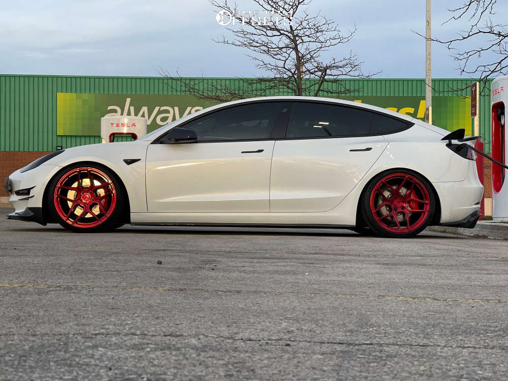 2020 Tesla 3 with 20x9.5 30 BC Forged EH309 and 245/35R20 Michelin ...