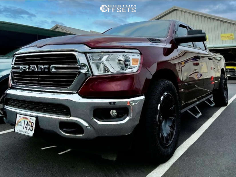 2019 Ram 1500 with 20x10 -18 Fuel Vengeance and 33/12.5R20 Atturo A/t ...
