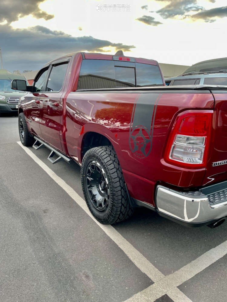 2019 Ram 1500 with 20x10 -18 Fuel Vengeance and 33/12.5R20 Atturo A/t ...