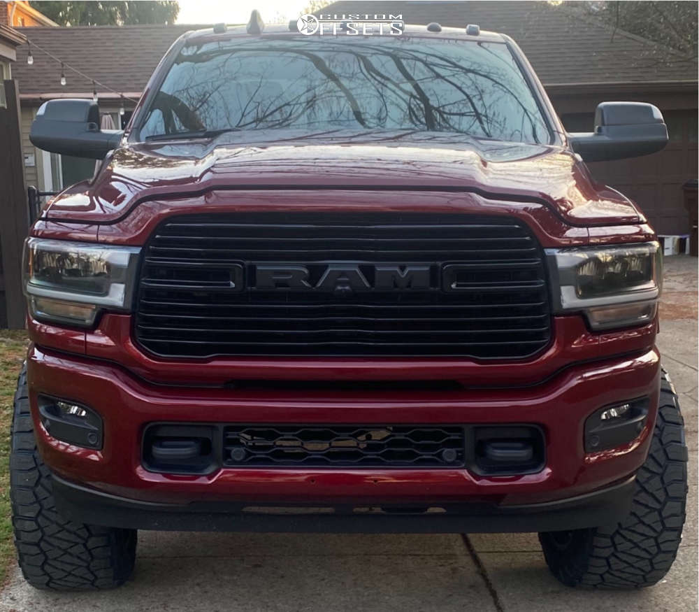 2020 Ram 2500 with 22x12 -44 Fuel Sledge and 35/12.5R22 Nitto Ridge ...