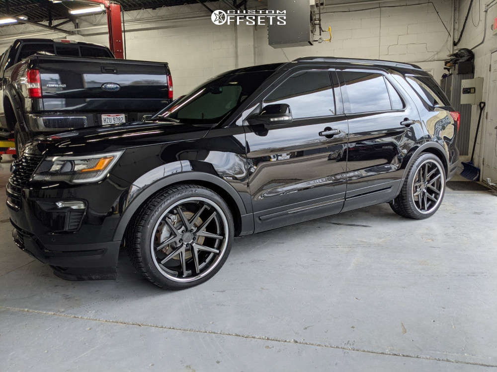 2019 Ford Explorer with 22x10.5 40 Rohana Rc9 and 285/35R22 Continental ...