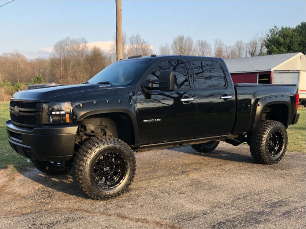 2013 Chevrolet Silverado 2500 HD with 20x12 -44 XD Hoss 2 and 37/13 ...