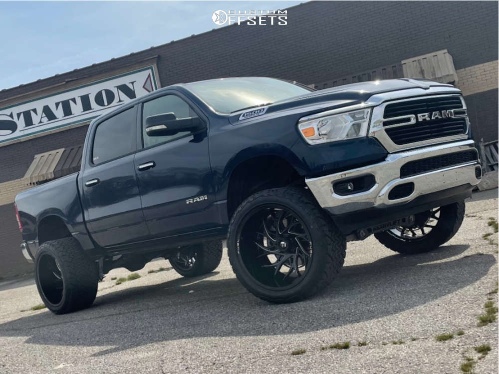 2020 Ram 1500 with 24x14 -73 Fuel Runner and 35/15.5R24 Venom Power ...