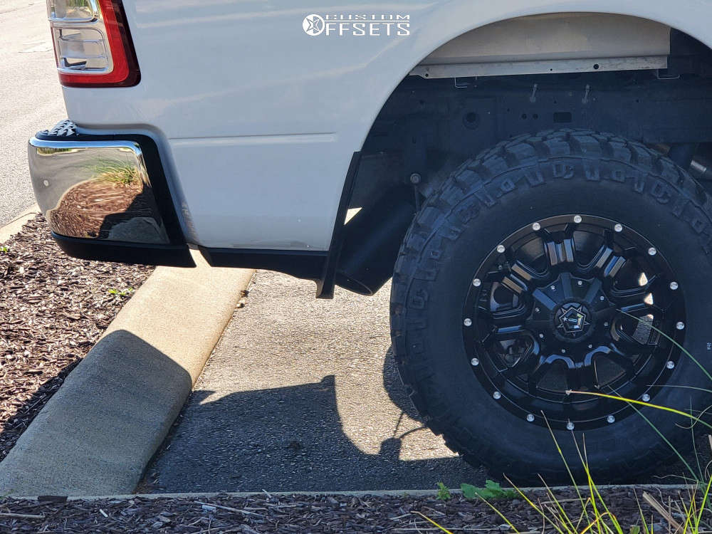 2019 Ram 2500 with 18x9 -12 TIS 535B and 33/12.5R18 Dick Cepek Extreme ...