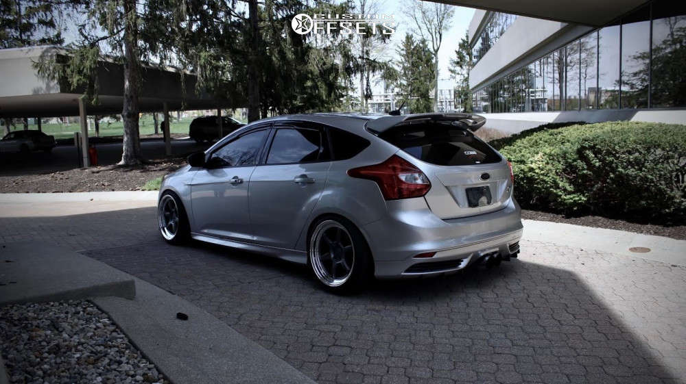 2014 Ford Focus with 18x9.5 22 Kansei Roku and 215/40R18 Achilles Atr ...