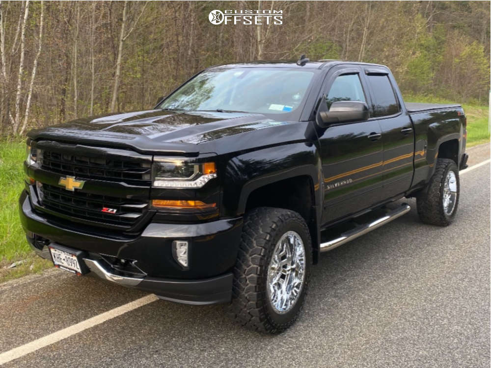 2018 Chevrolet Silverado 1500 with 20x12 -44 Fuel Sledge and 33/12.5R20 ...