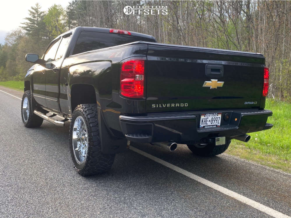 2018 Chevrolet Silverado 1500 with 20x12 -44 Fuel Sledge and 33/12.5R20 ...
