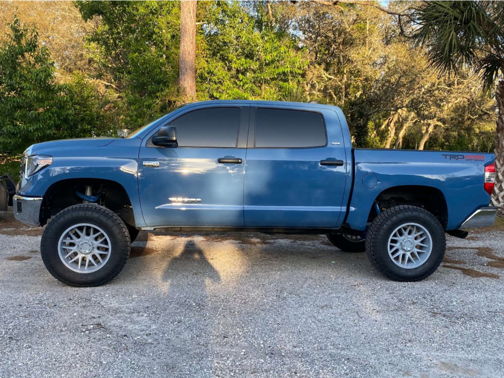 2020 Toyota Tundra with 20x10 -25 Motiv Offroad Magnus and 325/60R20 ...