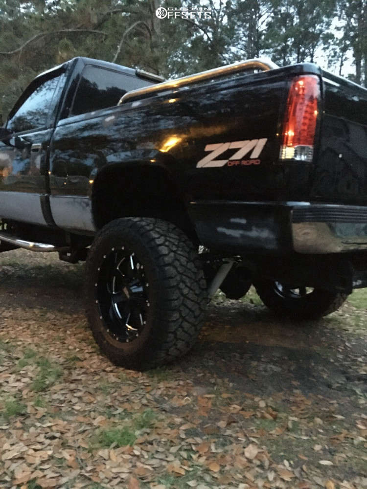 1997 Chevrolet Silverado 1500 with 20x10 0 Moto Metal Mo962 and 35/12 ...