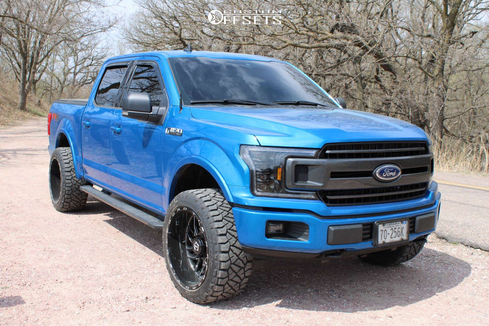 2020 Ford F-150 with 22x12 -44 TIS 544BM and 33/12.5R22 Nitto Ridge ...