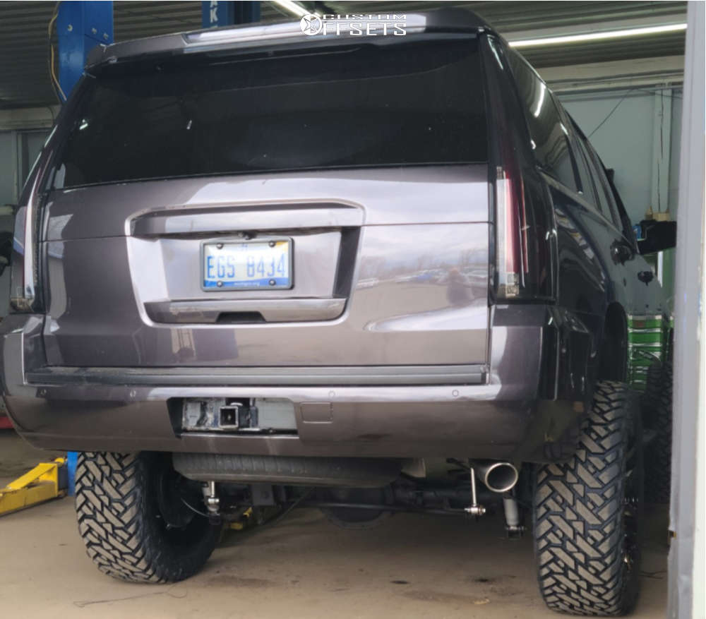 2015 Chevrolet Tahoe with 22x10 Fuel Blitz and 35/12.5R22 Fuel Gripper ...