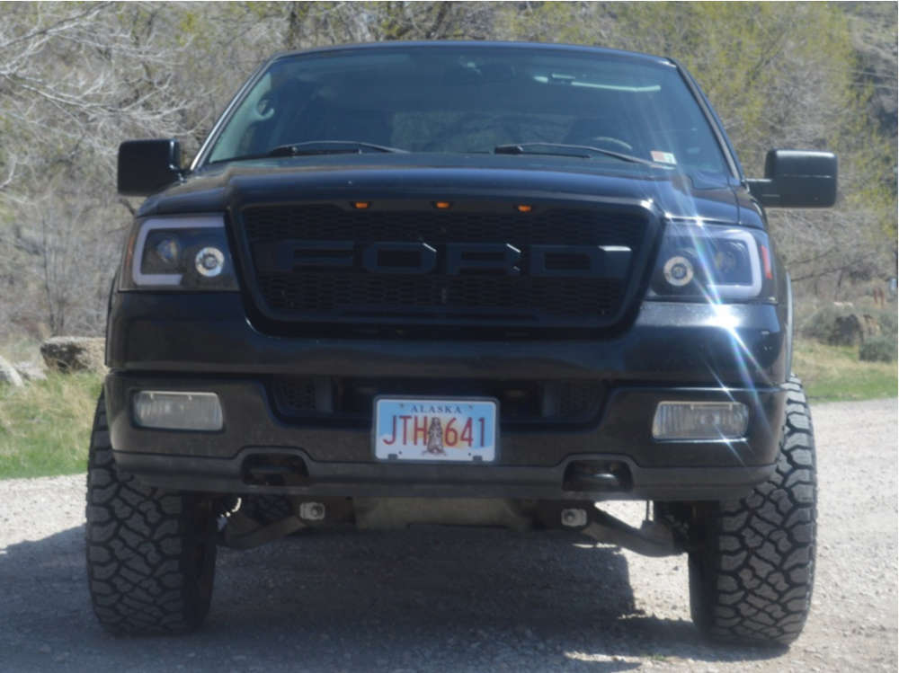 2004 Ford F-150 with 17x9 -12 Vision Soft 8 and 33/12.5R17 Kenda Klever ...