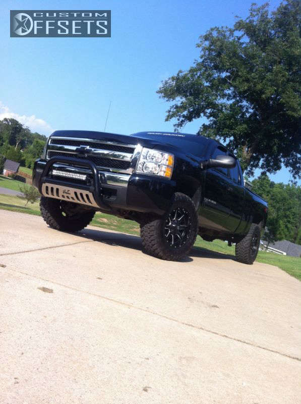 2009 Chevrolet Silverado 1500 with 18x9 1 Fuel Maverick and 285/75R18 ...