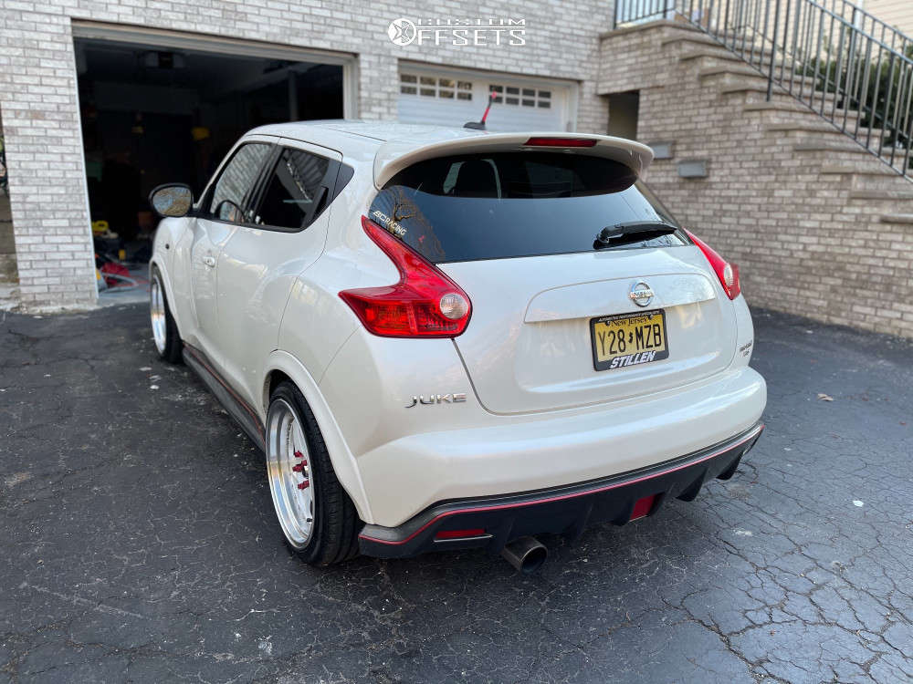 2014 Nissan Juke with 18x9 30 JNC Jnc010 and 225/40R18 Continental ...