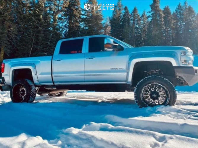 2015 Chevrolet Silverado 2500 HD with 22x12 -44 Fuel D611 and 35/13 ...