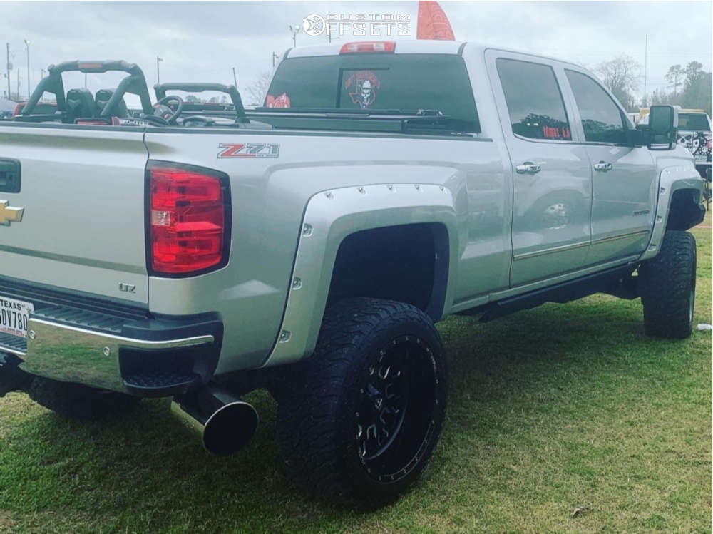 2015 Chevrolet Silverado 2500 HD with 22x12 -44 Fuel D611 and 35/13 ...