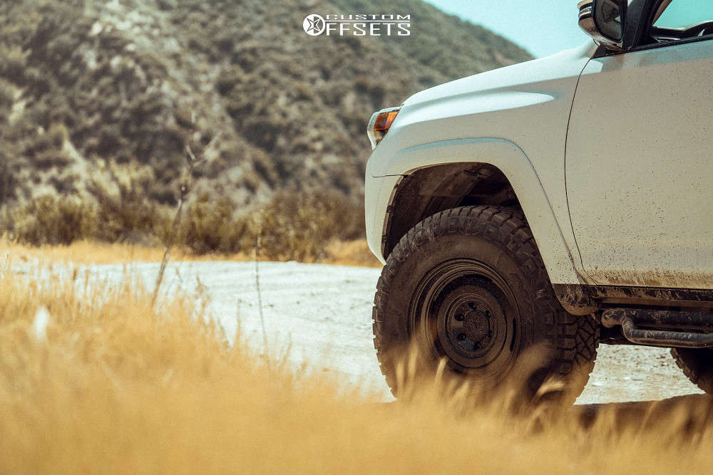 2019 Toyota 4Runner with 17x8.5 0 Fifteen52 Offroad Analog Hd and 275 ...