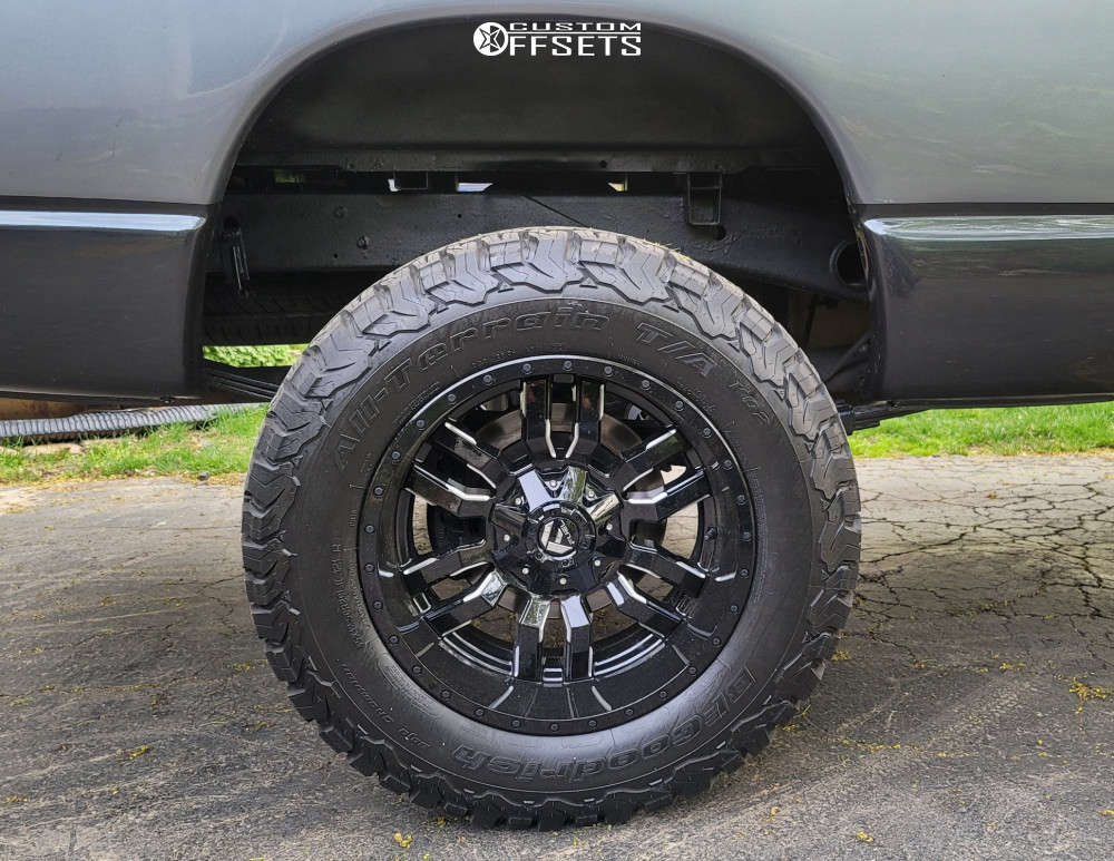 2005 Dodge Ram 1500 with 20x10 -18 Fuel Sledge and 35/12.5R20 ...