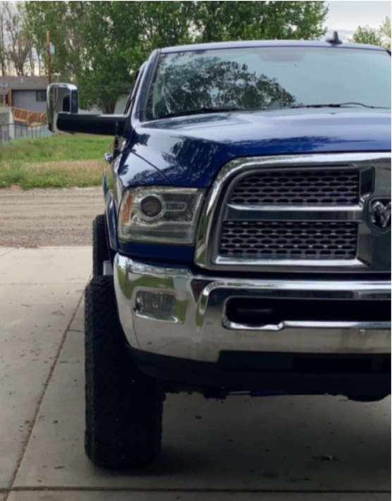 2014 Ram 3500 with 22x12 -44 Fuel Runner and 37/13.5R22 Venom Power ...
