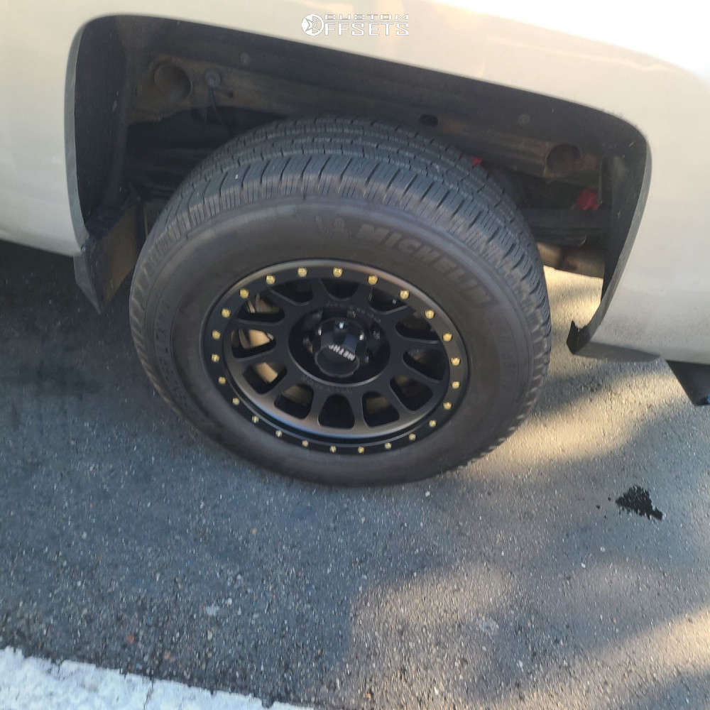 2014 Chevrolet Silverado 1500 with 18x9 -12 Method MR305 and 31/8.5R18 ...