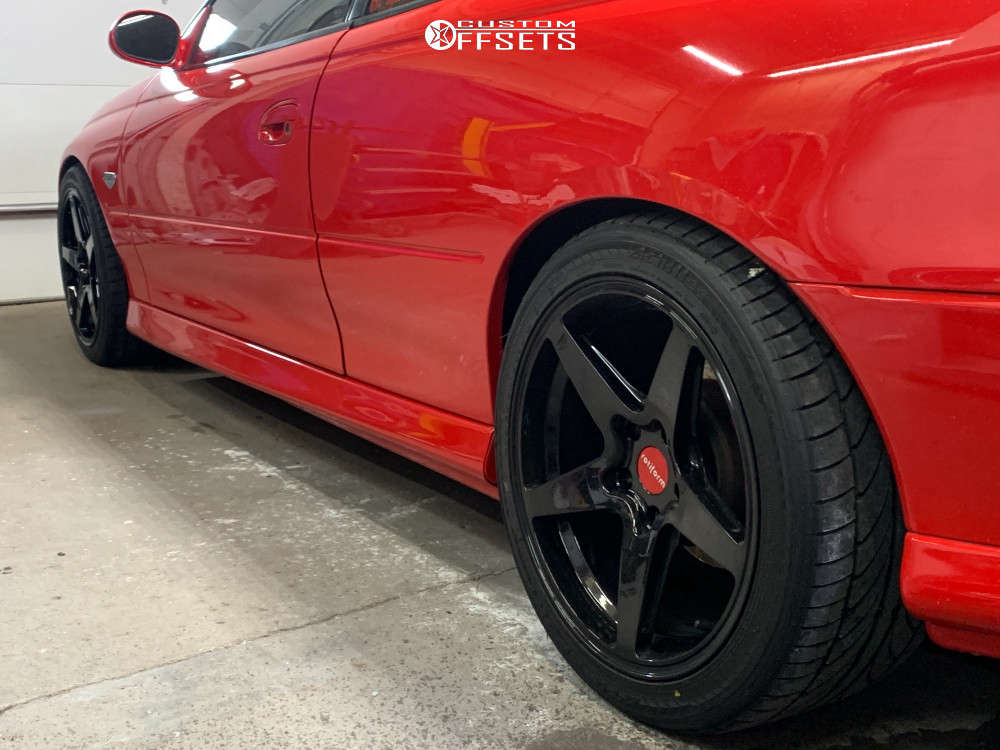 2004 Pontiac GTO with 18x8.5 35 Rotiform R-148 and 245/40R18 Achilles ...