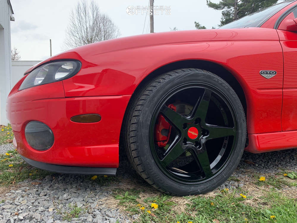 2004 Pontiac GTO with 18x8.5 35 Rotiform R-148 and 245/40R18 Achilles ...